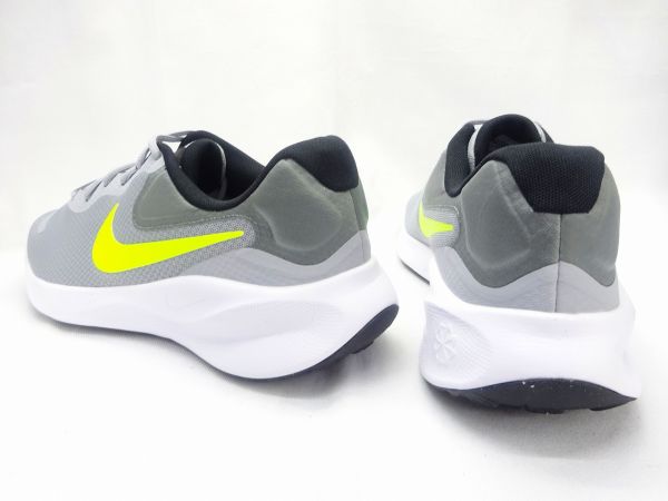 ナイキNIKEナイキ レボリューション7 FB2207-002｜男の大きな靴の専門店 ビッグ・ビー